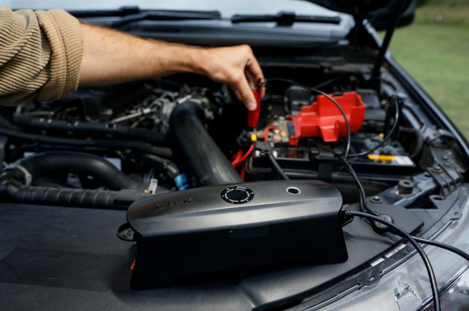 Charging the 12V battery on plug-in hybrid Electric Vehicles (PHEVs) - Your Source for EV News ...