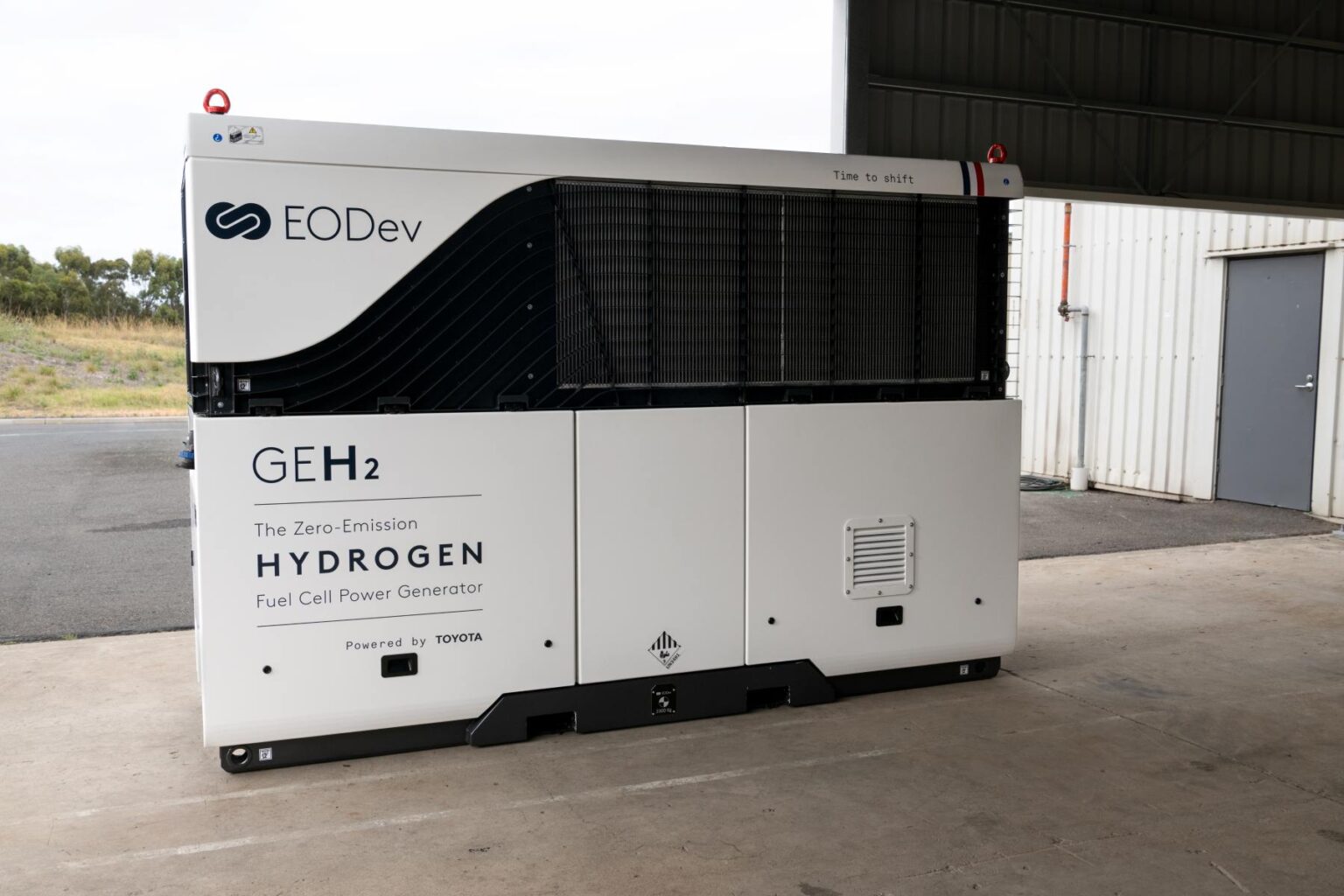 First EODev GEH2 ® hydrogen fuel cell stationary power generator ...